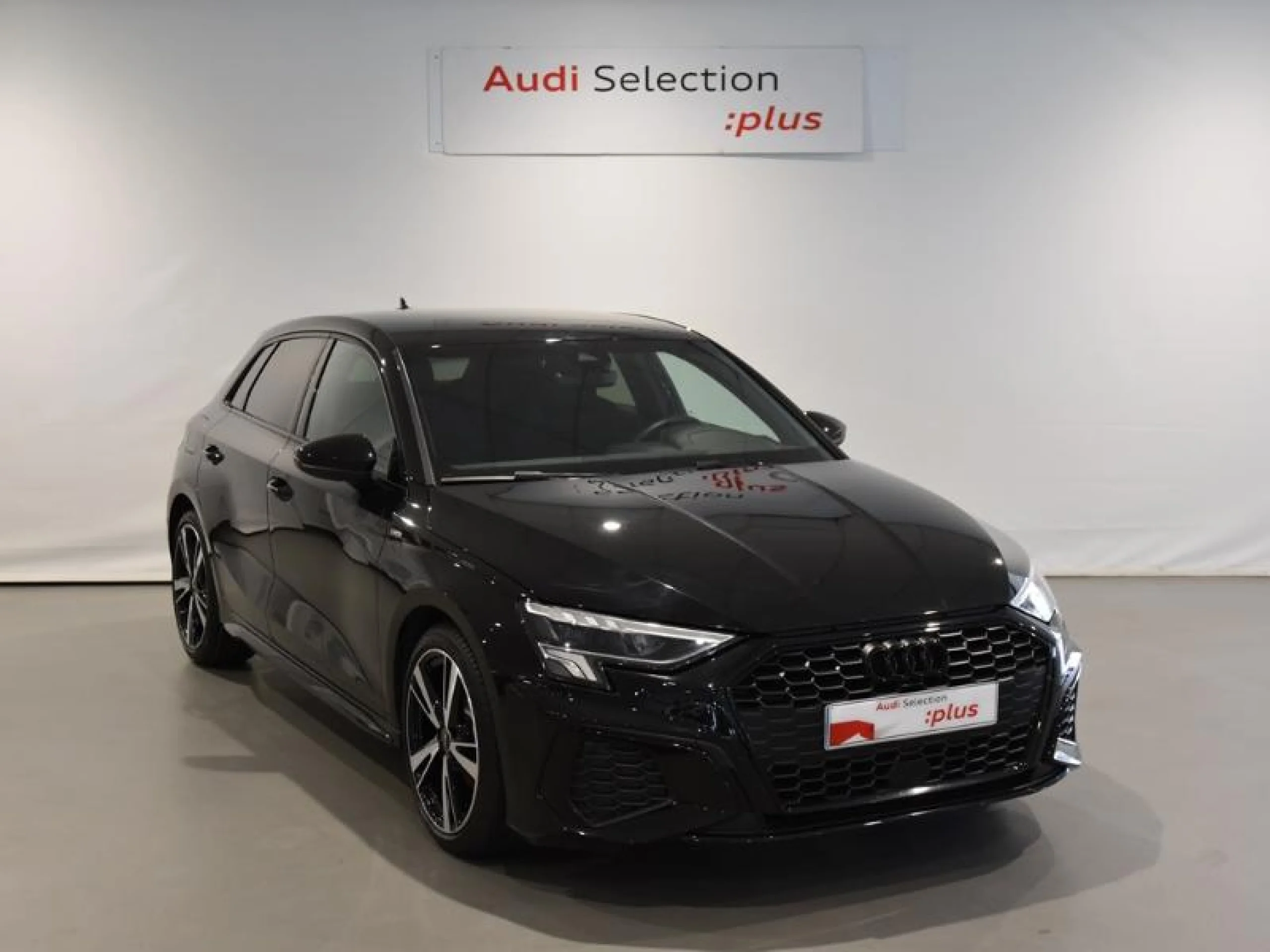 AUDI A3 SPORTBACK BLACK LINE 35 TDI 110KW S TRON de segunda mano desde 32990€
